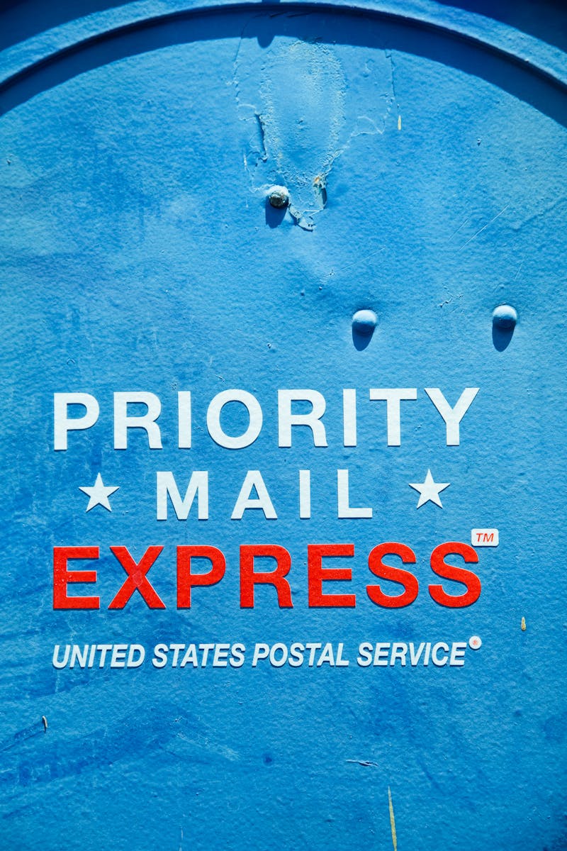 USPS Express vs Priority Mail: Key Differences in Shipping Options – Onestepguide